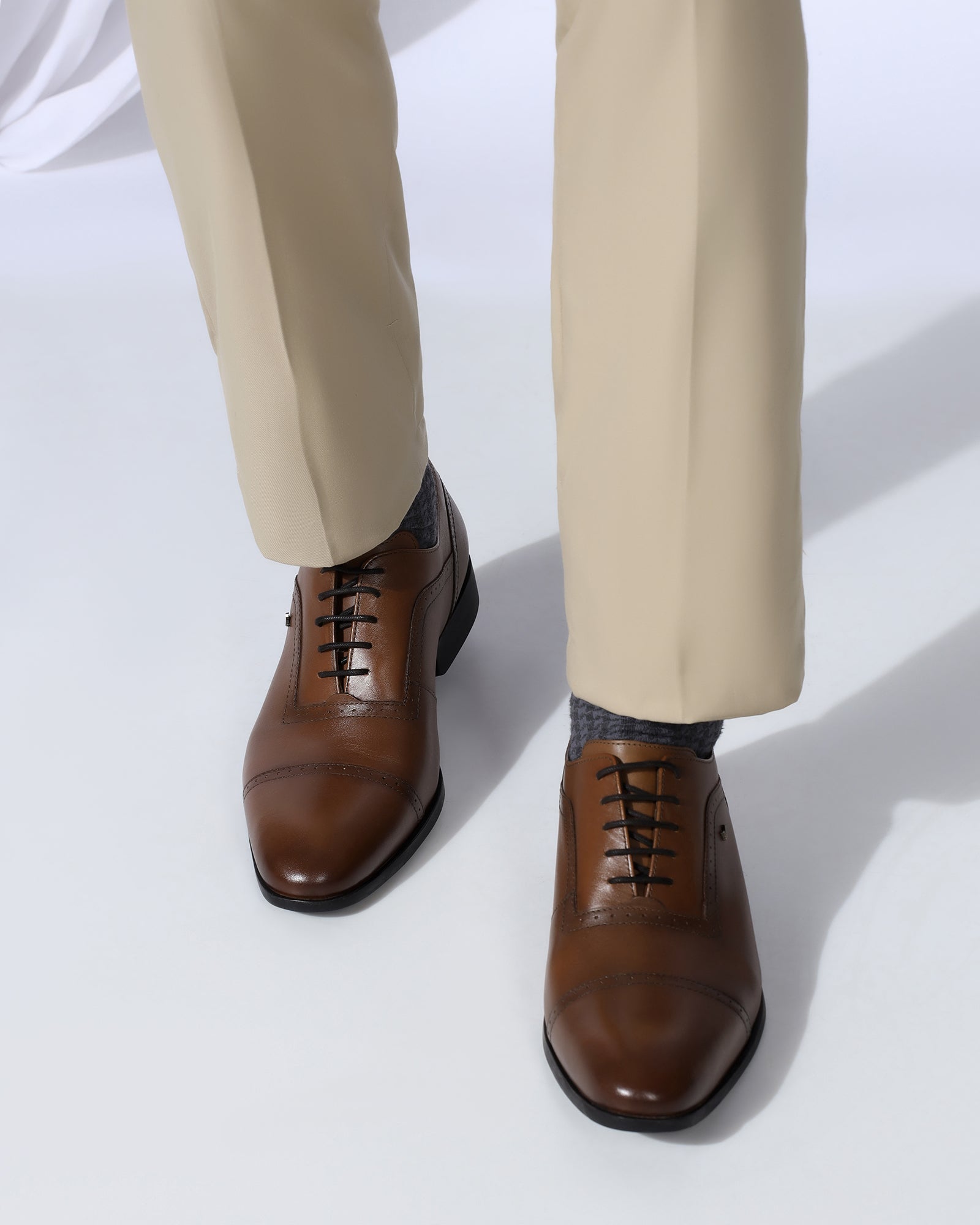 Buy Venus Tan Solid Oxford Shoes Online India